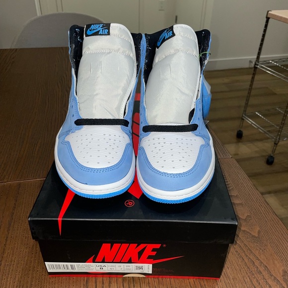 Nike MLB | Shoes | Mens Size 8 Jordan University Blue Never Worn Stockx ...
